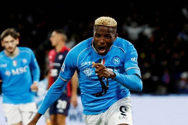 Victor Osimhen priorise la Premier League, le PSG ne le lâche pas