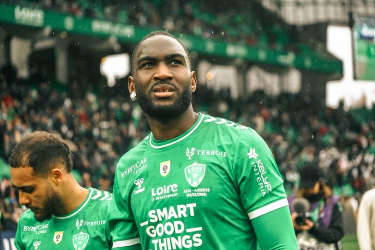 Avant de débarquer à Saint-Étienne, Mickaël Nadé était convoité par un ...