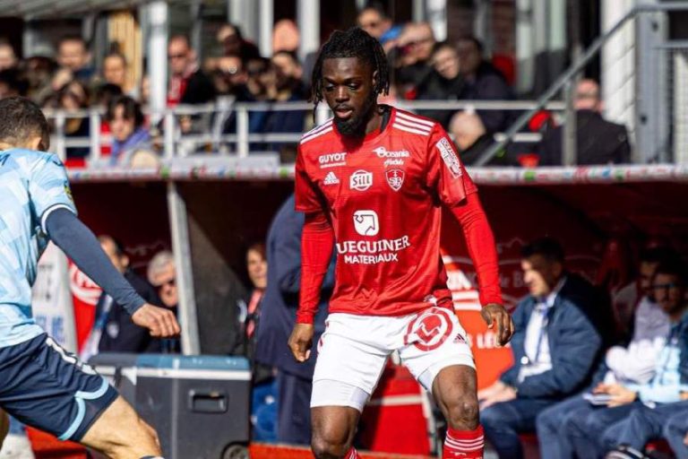 Trois club anglais se battent pour Bradley Locko | AfricaFoot