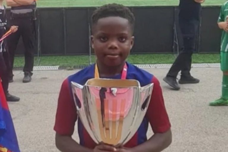 3 choses à savoir sur Destiny Kosiso, la pépite nigériane qui réinvente le football à seulement ...